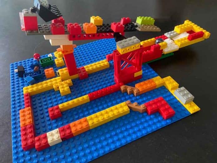 Build a marble run using Lego - THE EDUCATION HUB