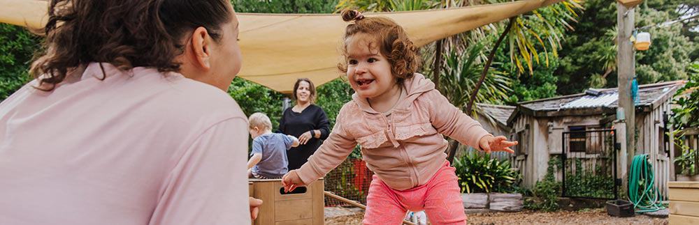 How infants and toddlers develop movement skills - THE EDUCATION HUB
